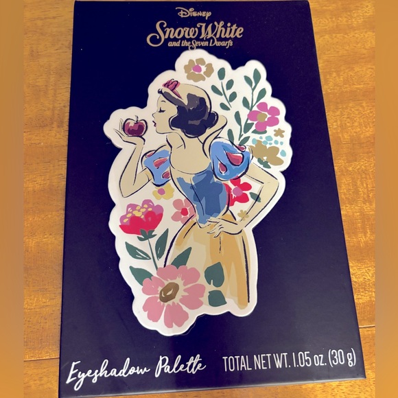 Taste Beauty | Makeup | Disney Princess Snow White Shadow Palette ...